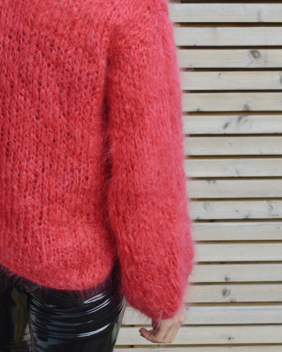 Red Fluffy Sweater - Downloadable Knitting Pattern – KNIT SAFARI